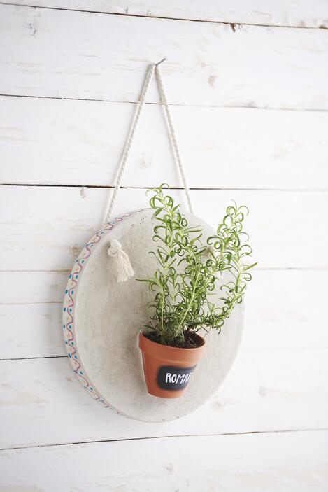 Pot de fleurs accroché au mur - VBS Hobby